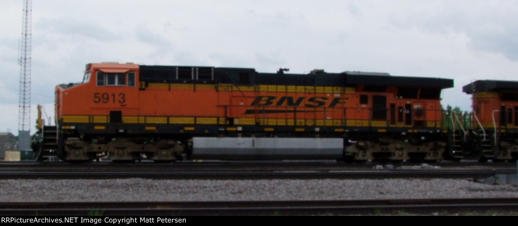 BNSF 5913